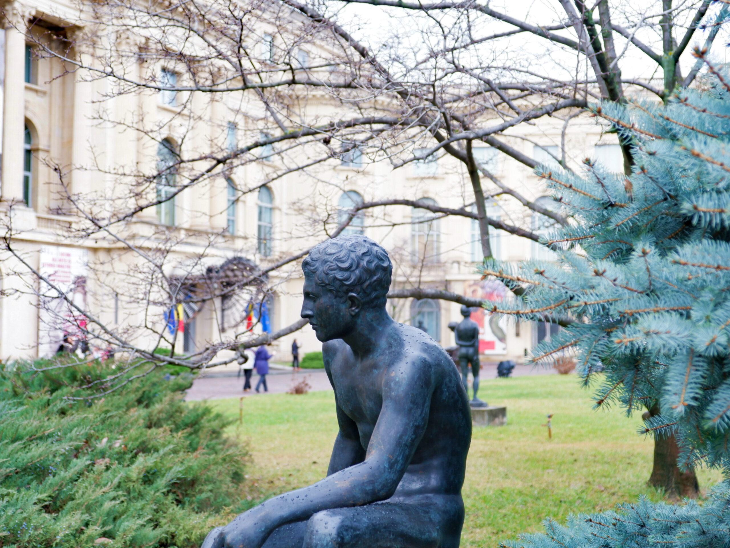 Bucharest, Relics of Communist Extravagance - Walk the World